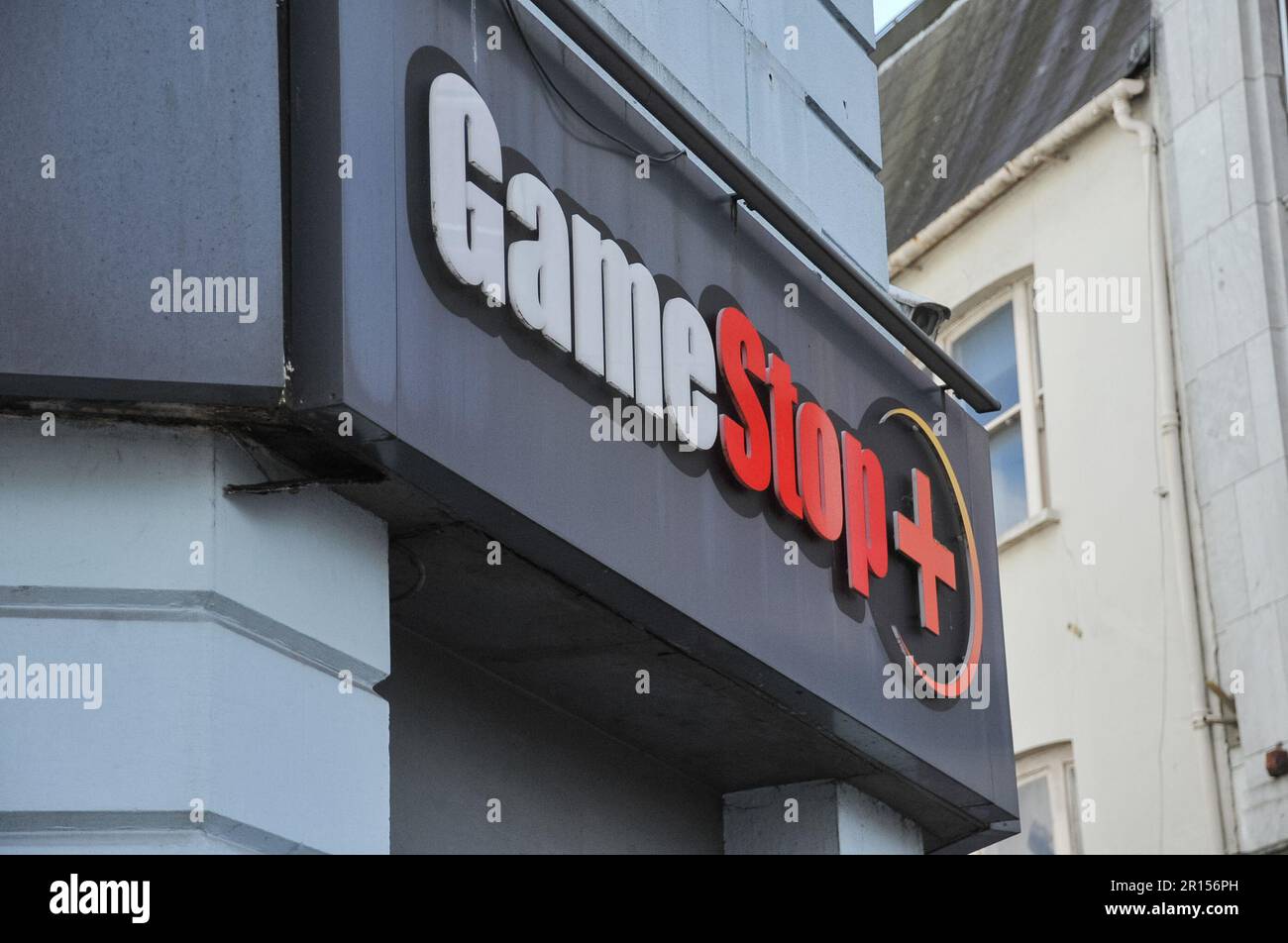 Gamestop store closure hi-res stock photography and images - Alamy