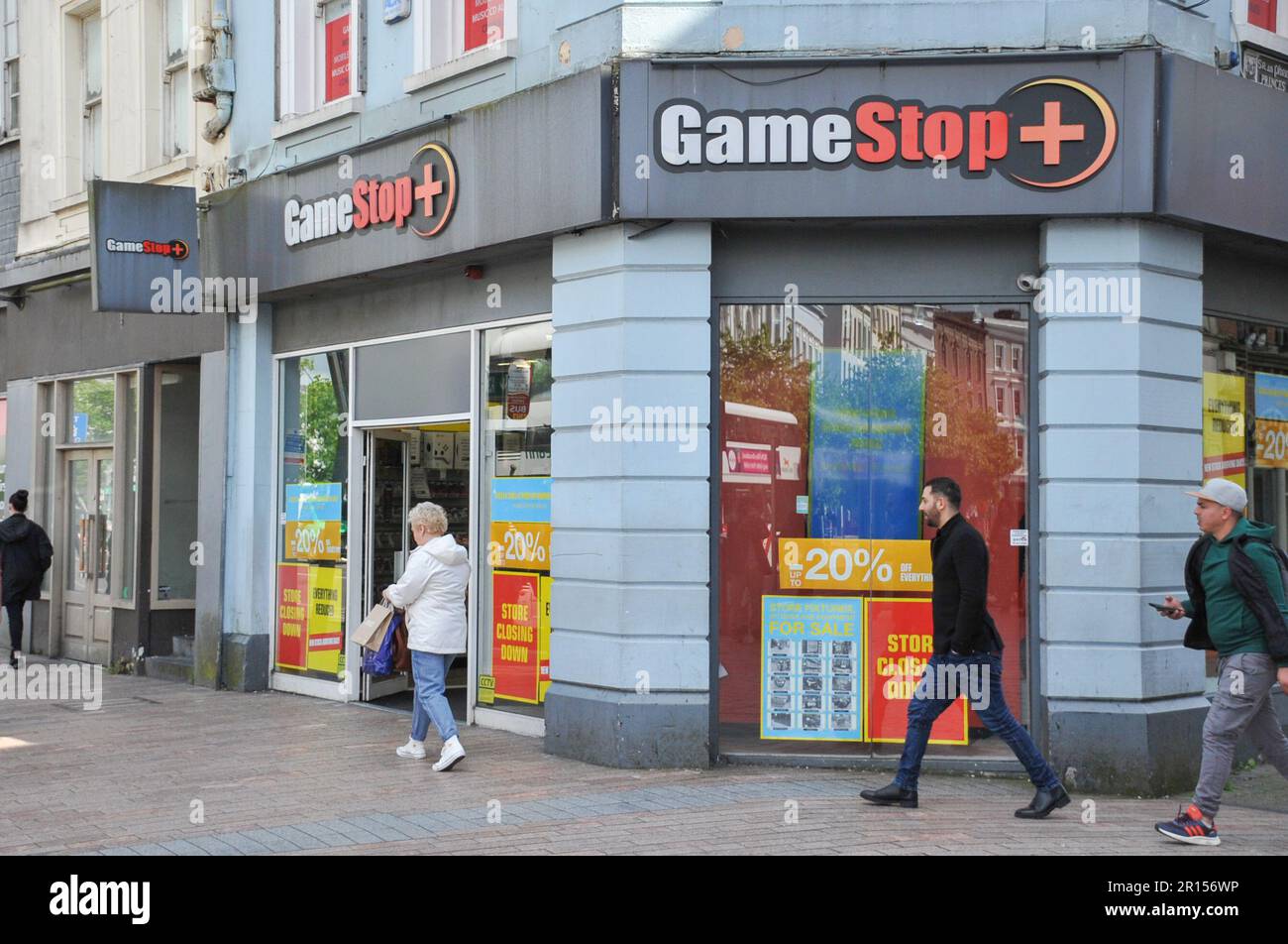 Gamestop store hi-res stock photography and images - Alamy