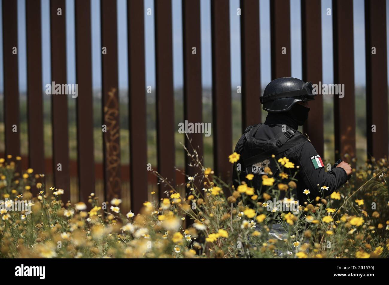 Mexican national guard patrols hi-res stock photography and images - Alamy