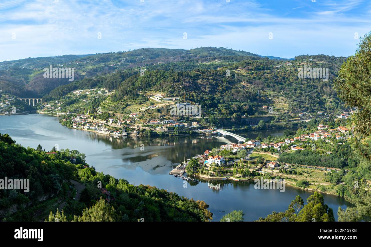 Cinfaes do douro hi-res stock photography and images - Alamy