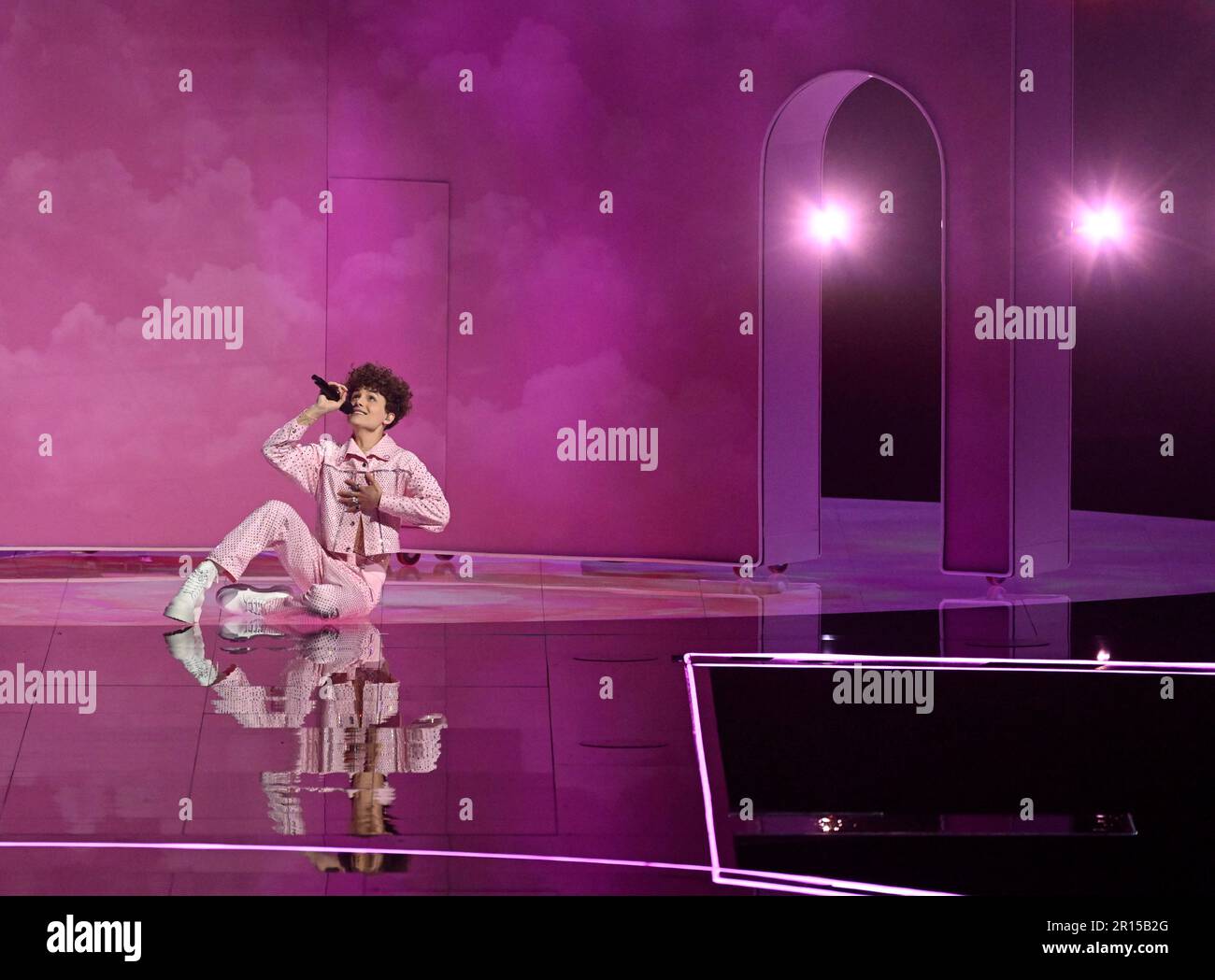 Eurovision heart hi-res stock photography and images - Alamy