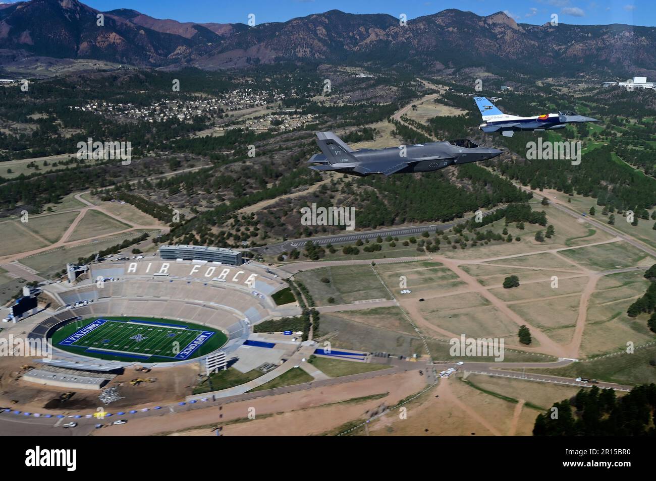A U.S. Air Force F-16C Fighting Falcon, assigned to the 120th Fighter ...