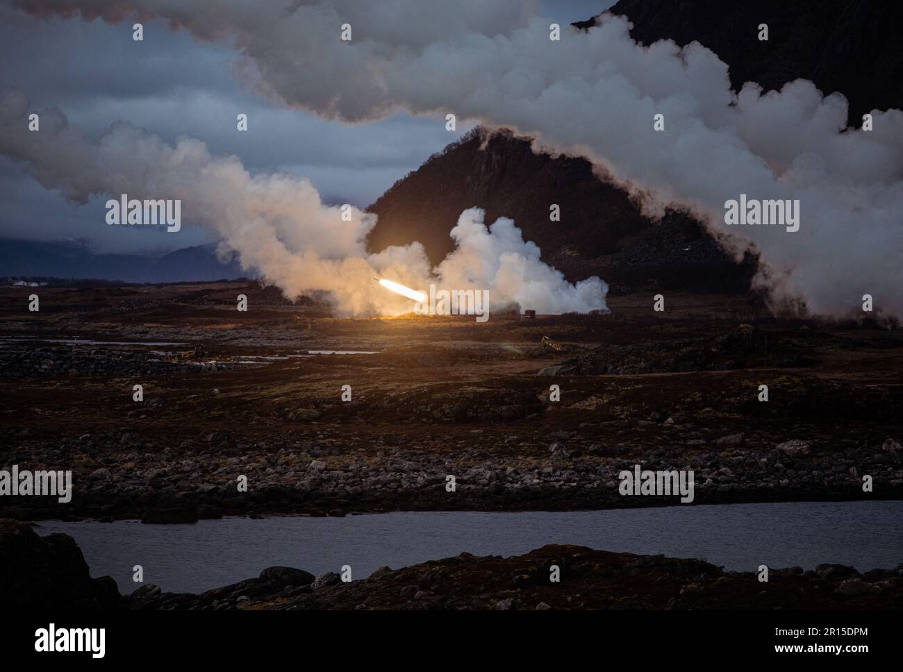 US Marines firing HIMARS during exercise Formidable Shield 23 Stock ...