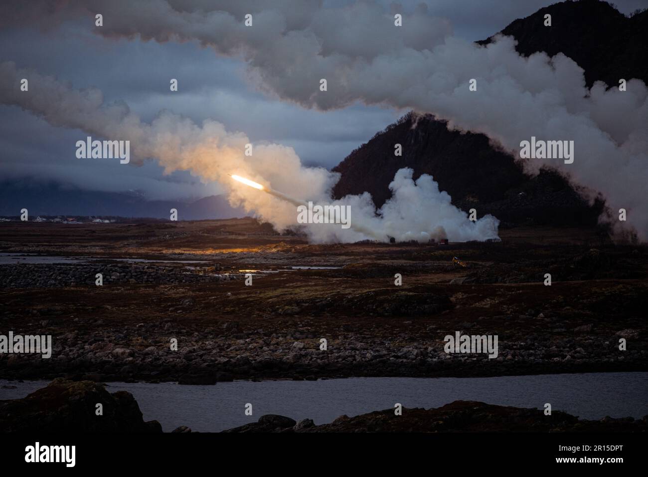 US Marines firing HIMARS during exercise Formidable Shield 23 Stock ...