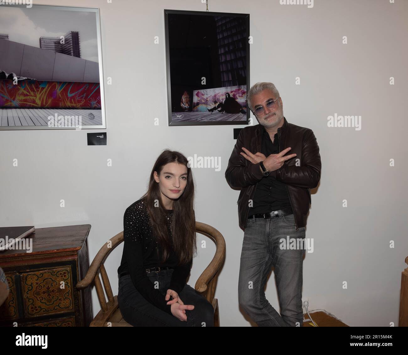 Un marchand, Un artiste | Marc Karwaser by Galerie Cristo Stock Photo ...