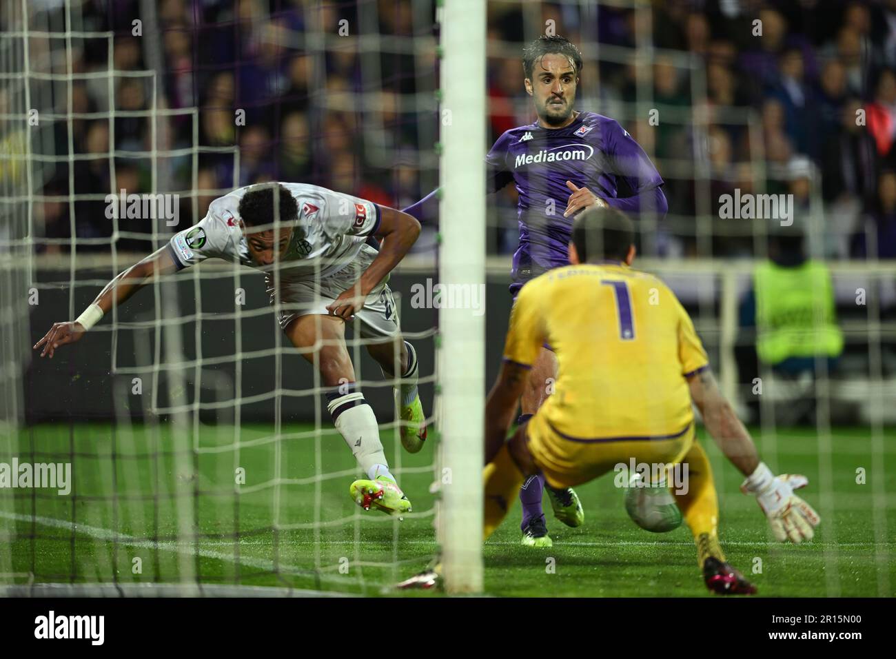 Dan Ndoye (Basel 1893)Luca Ranieri (Fiorentina) during the UEFA ...
