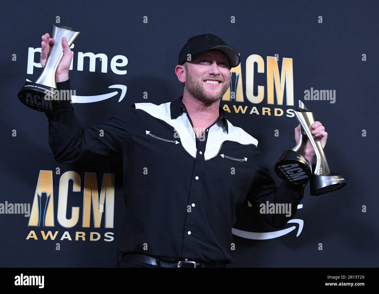 Frisco, United States. 11th May, 2023. Cole Swindell shows off his AMC ...