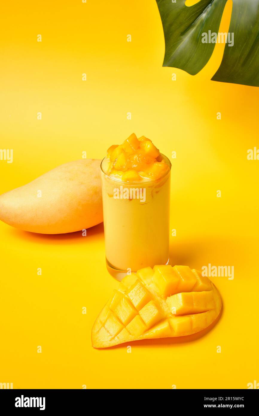 Closeup yellow mangos hi-res stock photography and images - Alamy