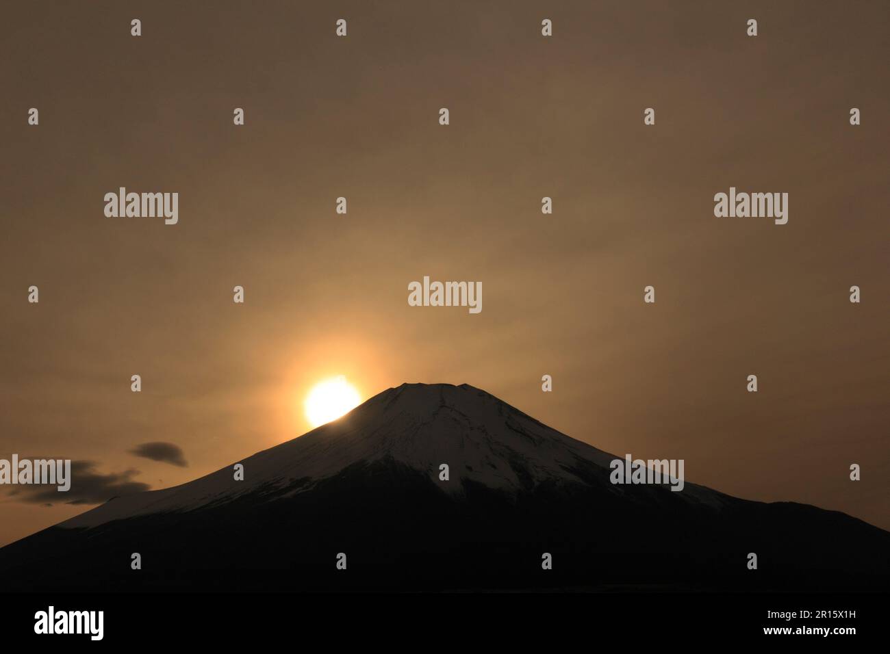 Sun setting over Mt Fuji Stock Photo - Alamy