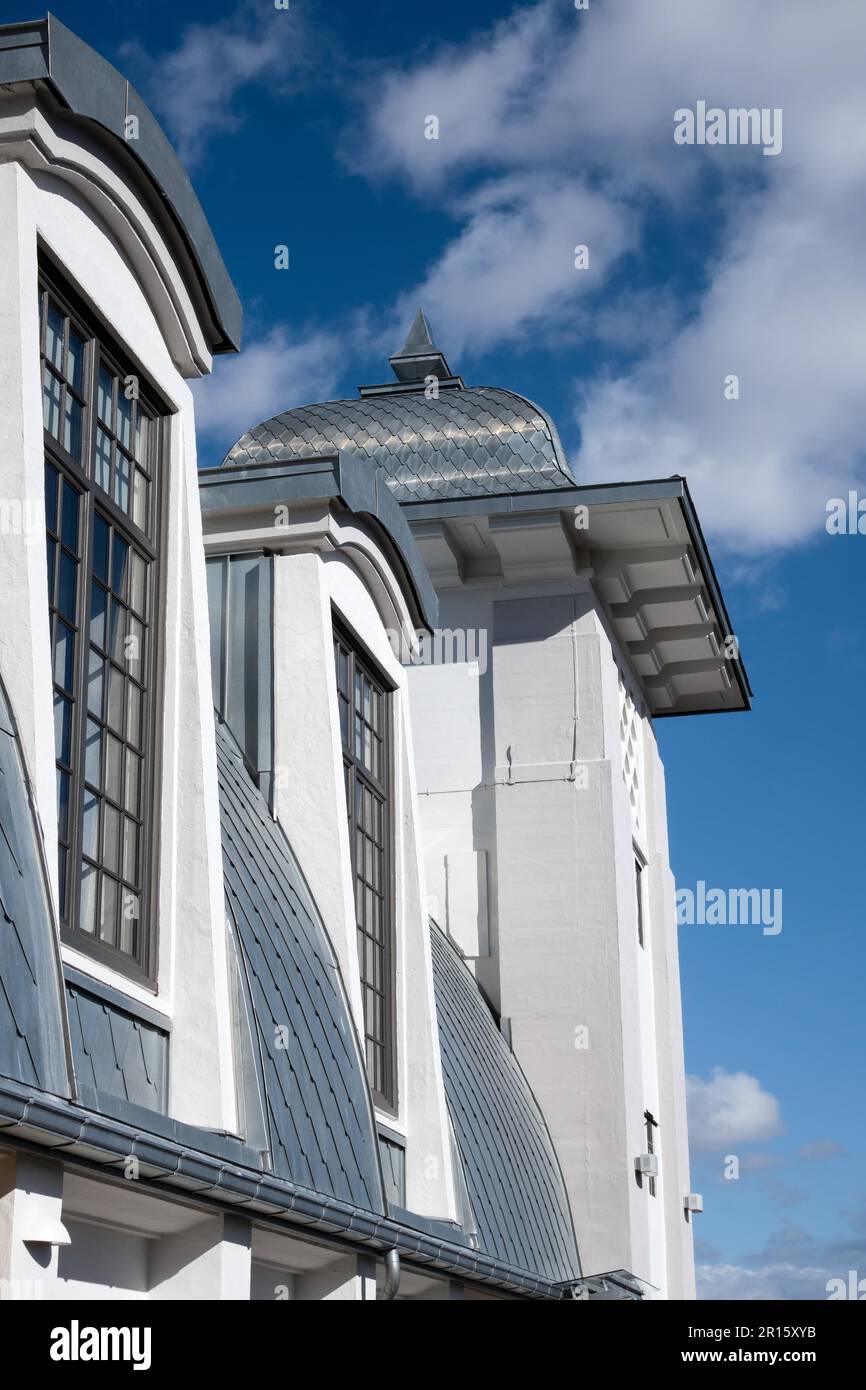 CARDIFF UK MARCH 2014 - View of Penarth Pier Stock Photo - Alamy