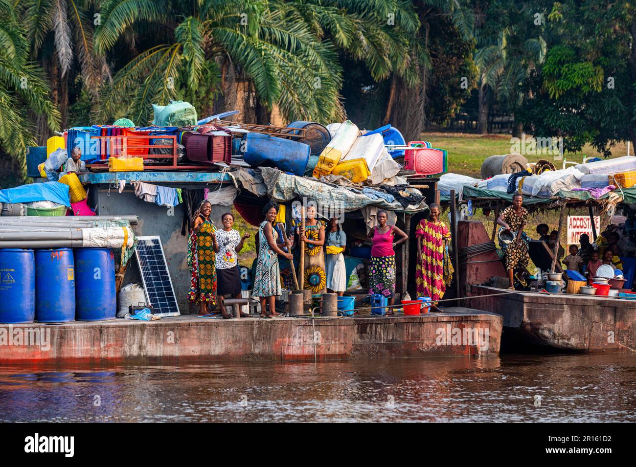 Overloaded riverboat on the Congo river, DR Congo Stock Photo - Alamy