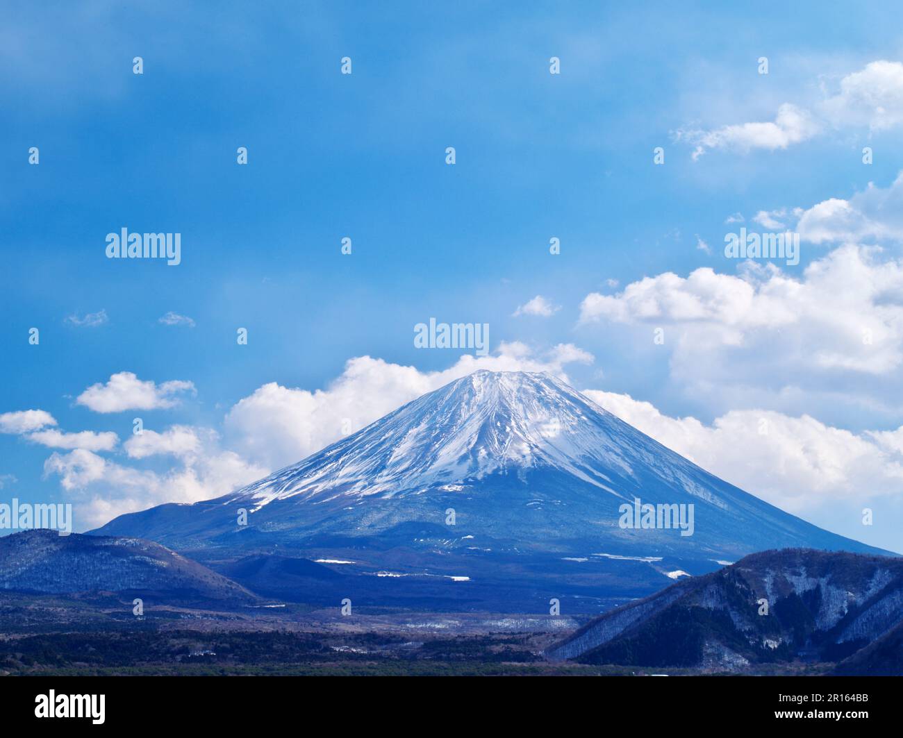 Mount Fuji from Lake motosu Stock Photo - Alamy