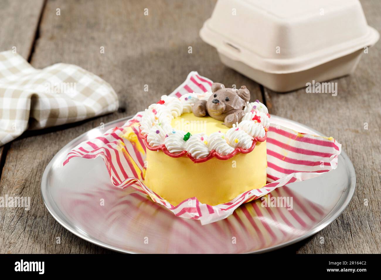 Yellow Bento Lunchbox Korean Buttercream Cake with Bear Decoration for ...
