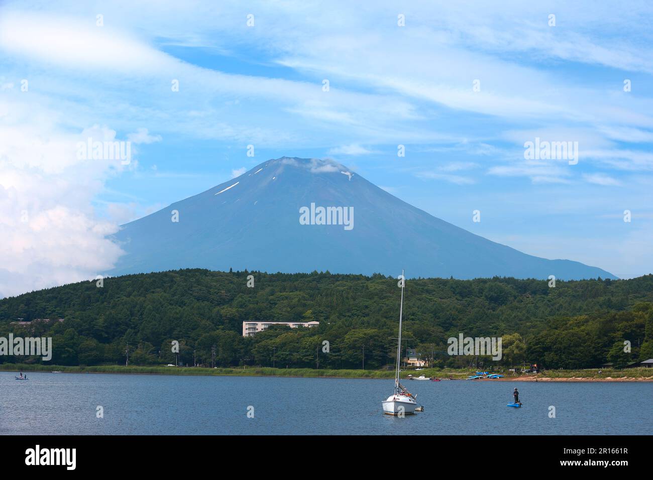 Yamanaka Lake and Mt.Fuji in summer Stock Photo - Alamy