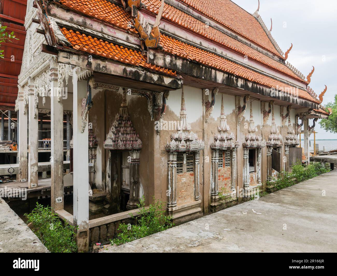 Wat Khun Samut Chin, Samut Prakan Province of Thailand. Wat Khun Samut ...