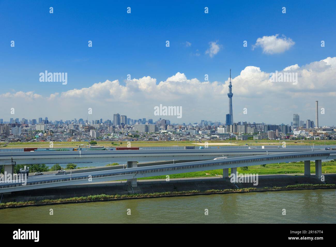 Tokyo skytree tower arakawa river hi-res stock photography and images ...