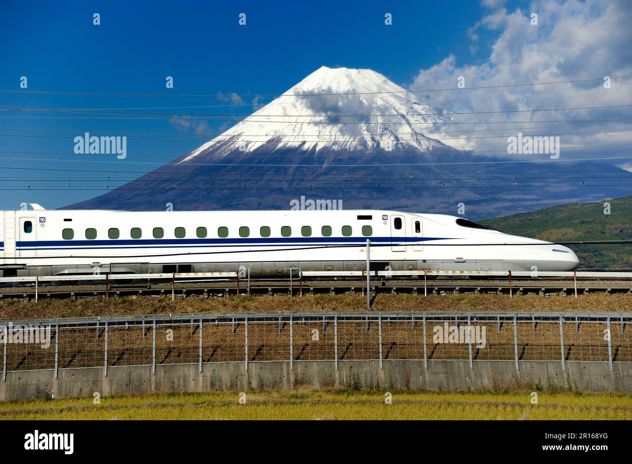 Shinkansen hi-res stock photography and images - Alamy