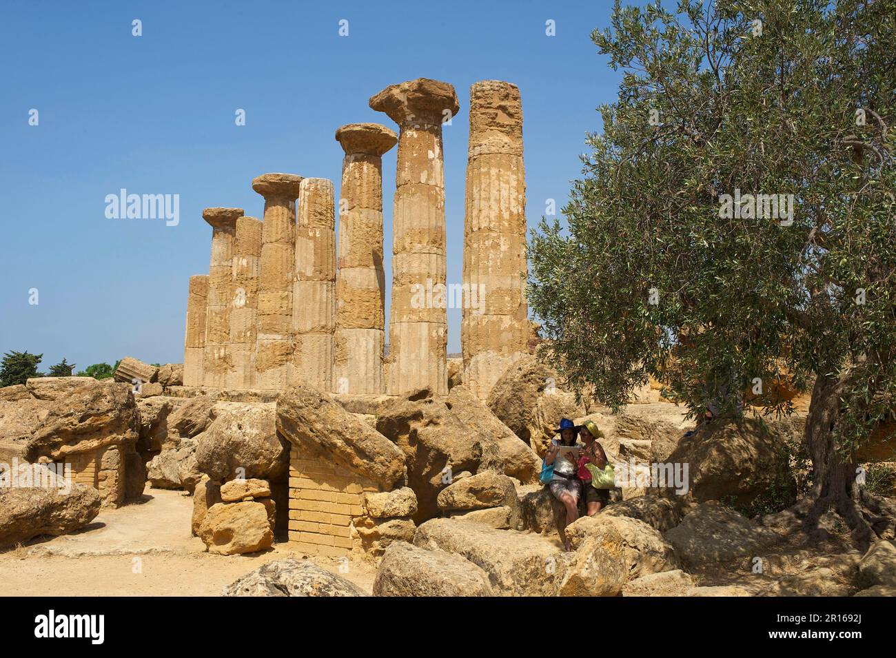 Tempio di Ercole, Valle dei Templi, Valley of the Temples, Agrigento ...