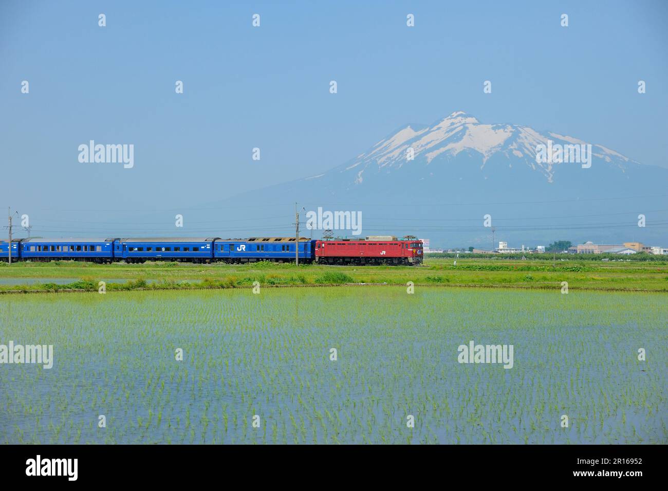 Sleeping train japan hi-res stock photography and images - Alamy