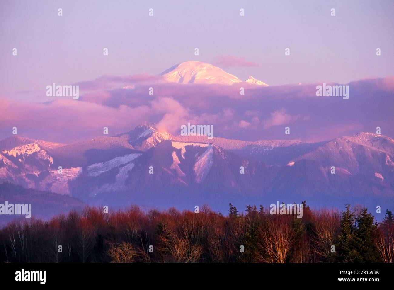 Clouds around the summit of Mount Baker, Washington State, USA, on a ...