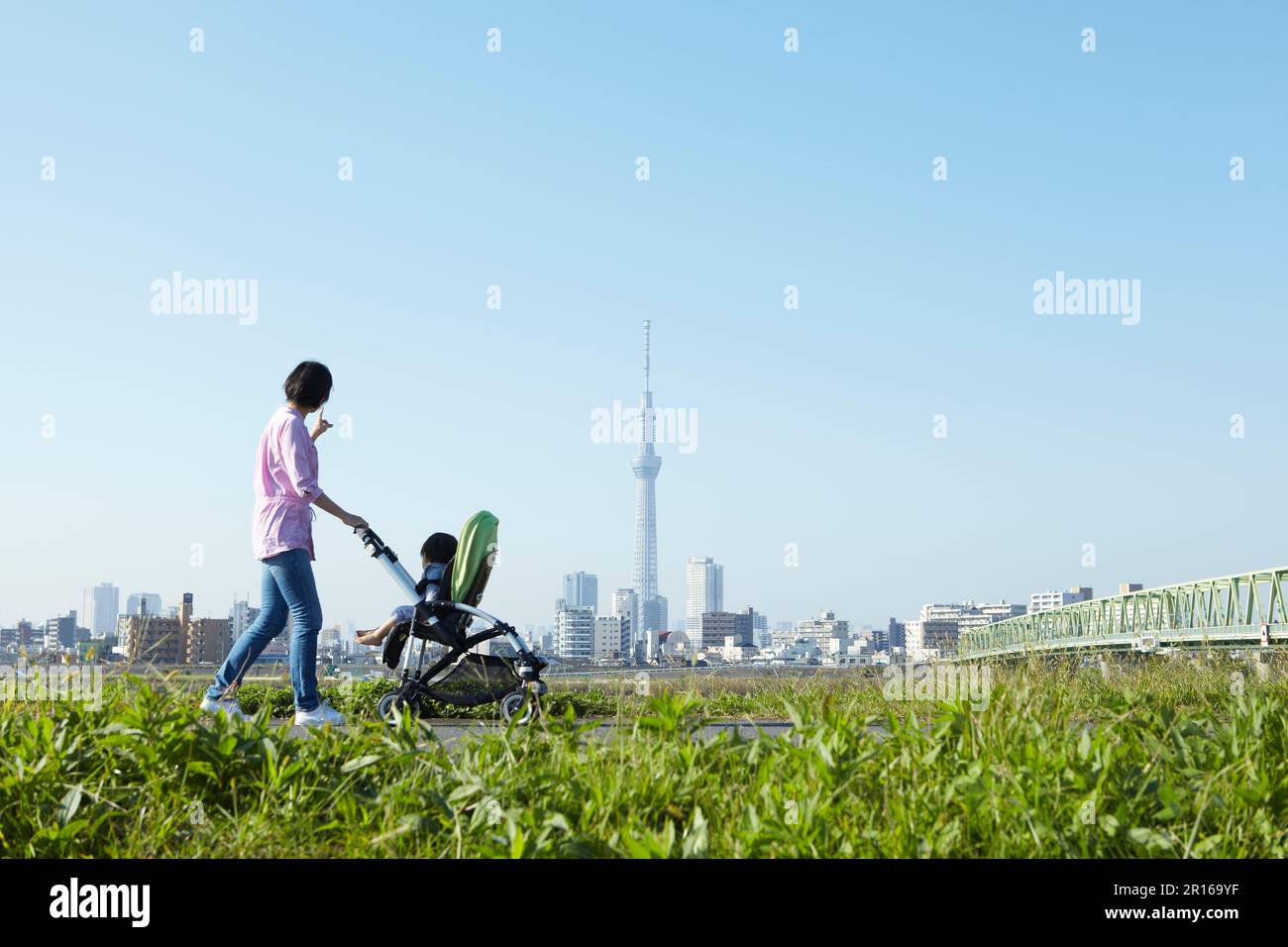 Baby stroller tokyo hi-res stock photography and images - Alamy