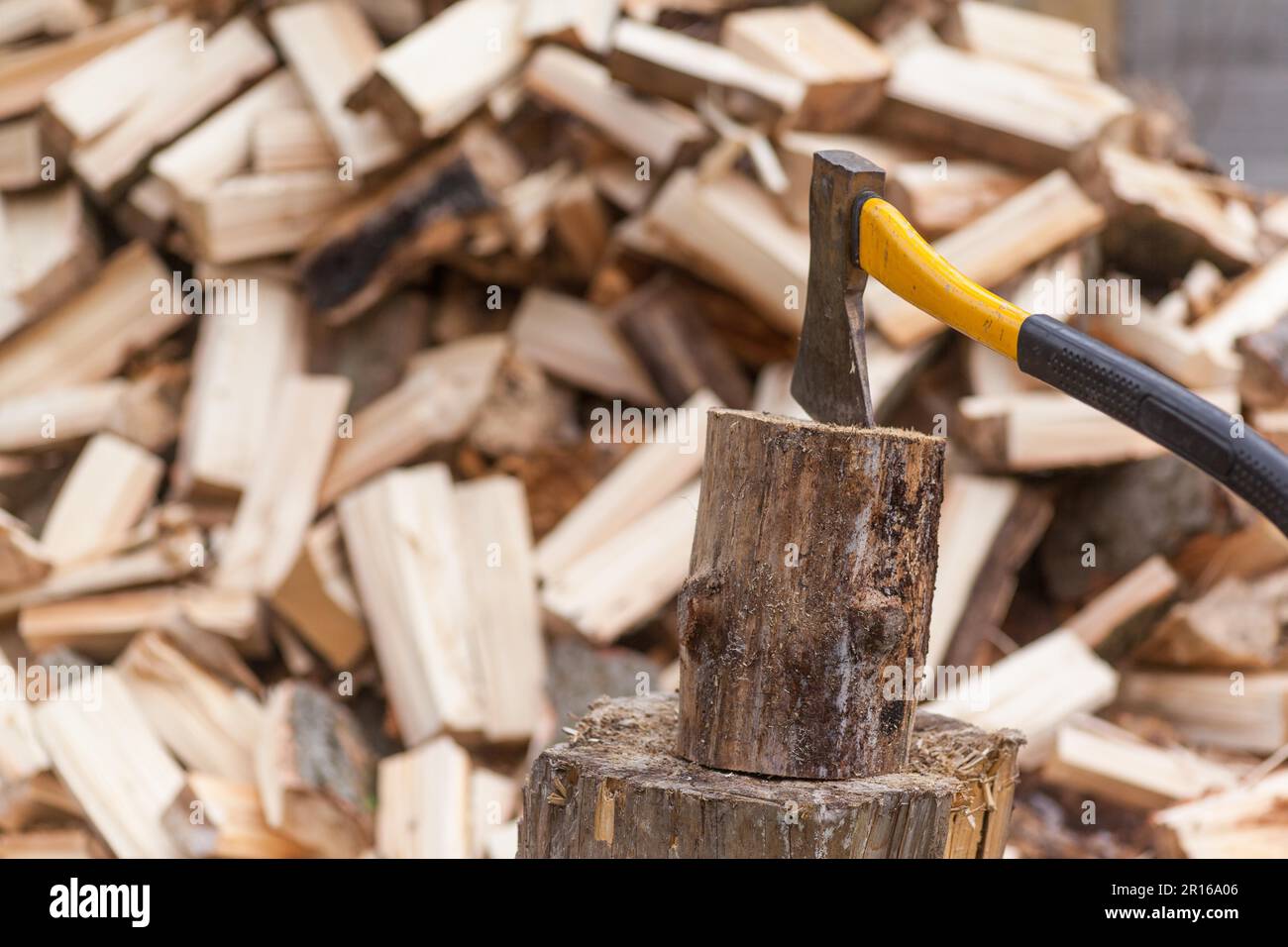 Firewood for heating hi-res stock photography and images - Alamy