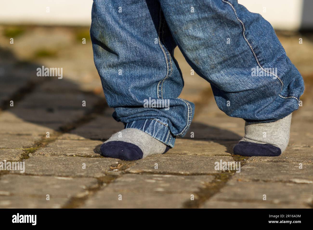 Barefoot child hi-res stock photography and images - Alamy