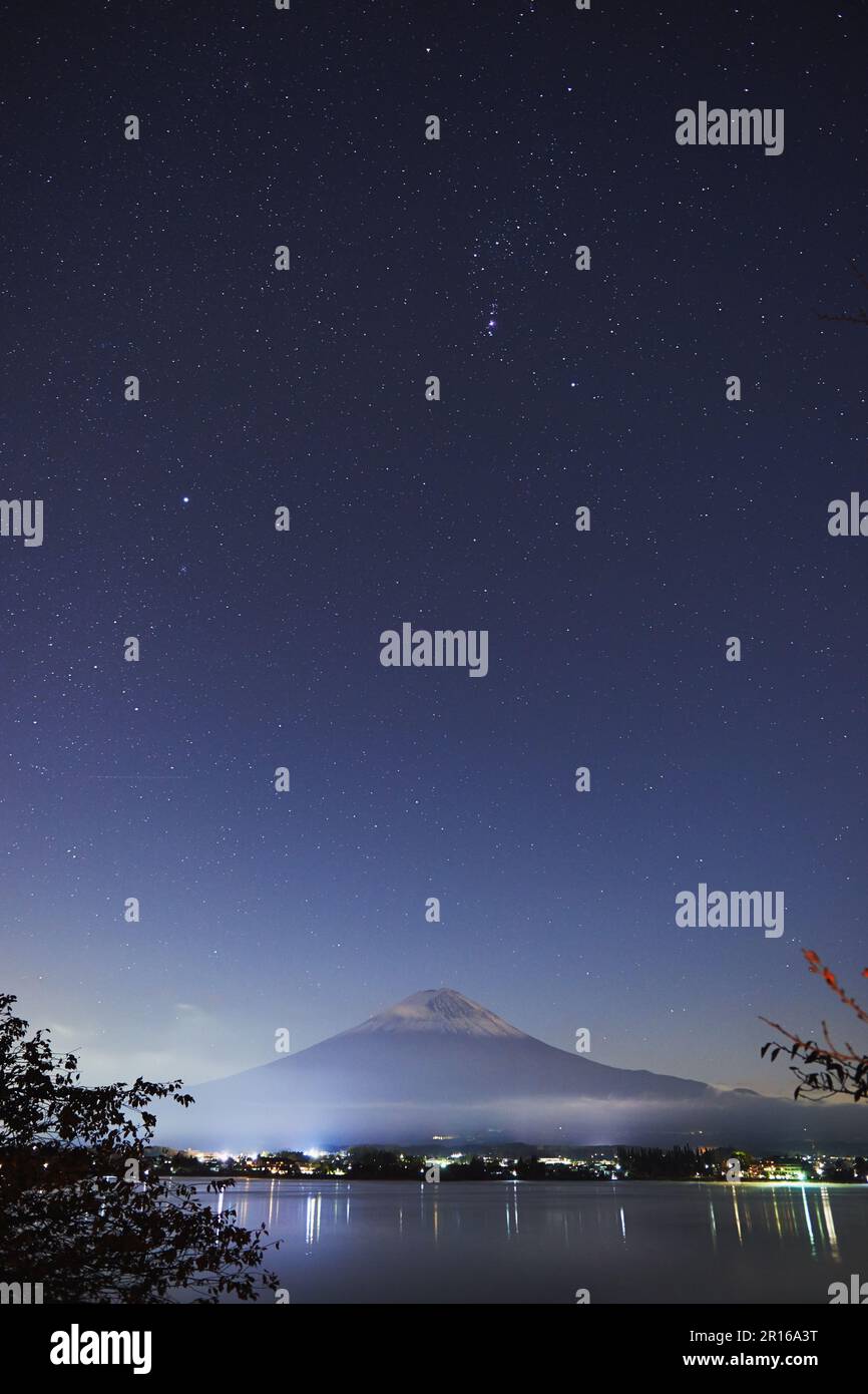 Lake and sky and landscape of Mount Fuji at night Stock Photo - Alamy