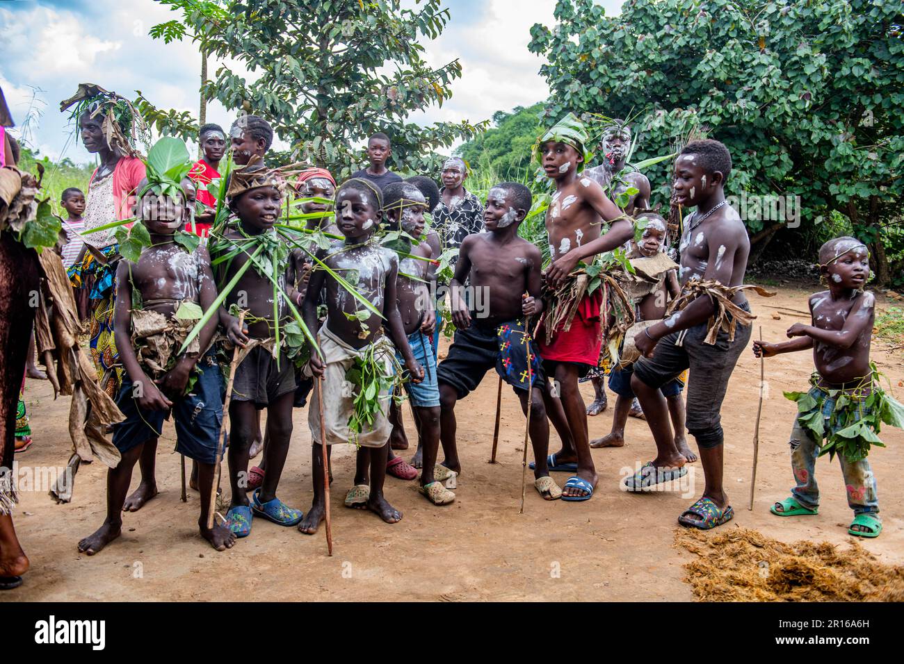 Painted Pygmy boys, Kisangani, Congo Stock Photo - Alamy