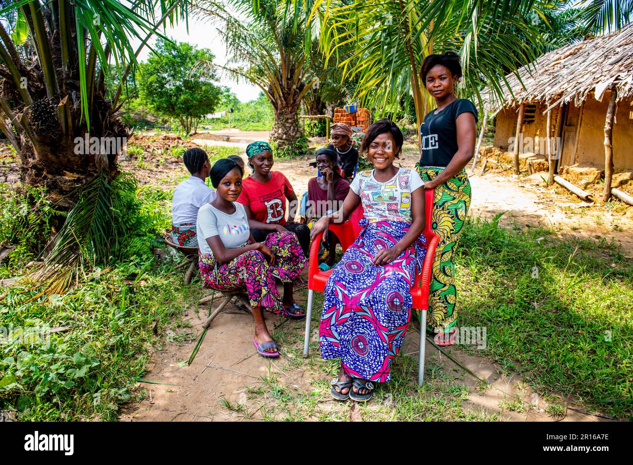 Pygmy women, Kisangani, Congo Stock Photo - Alamy