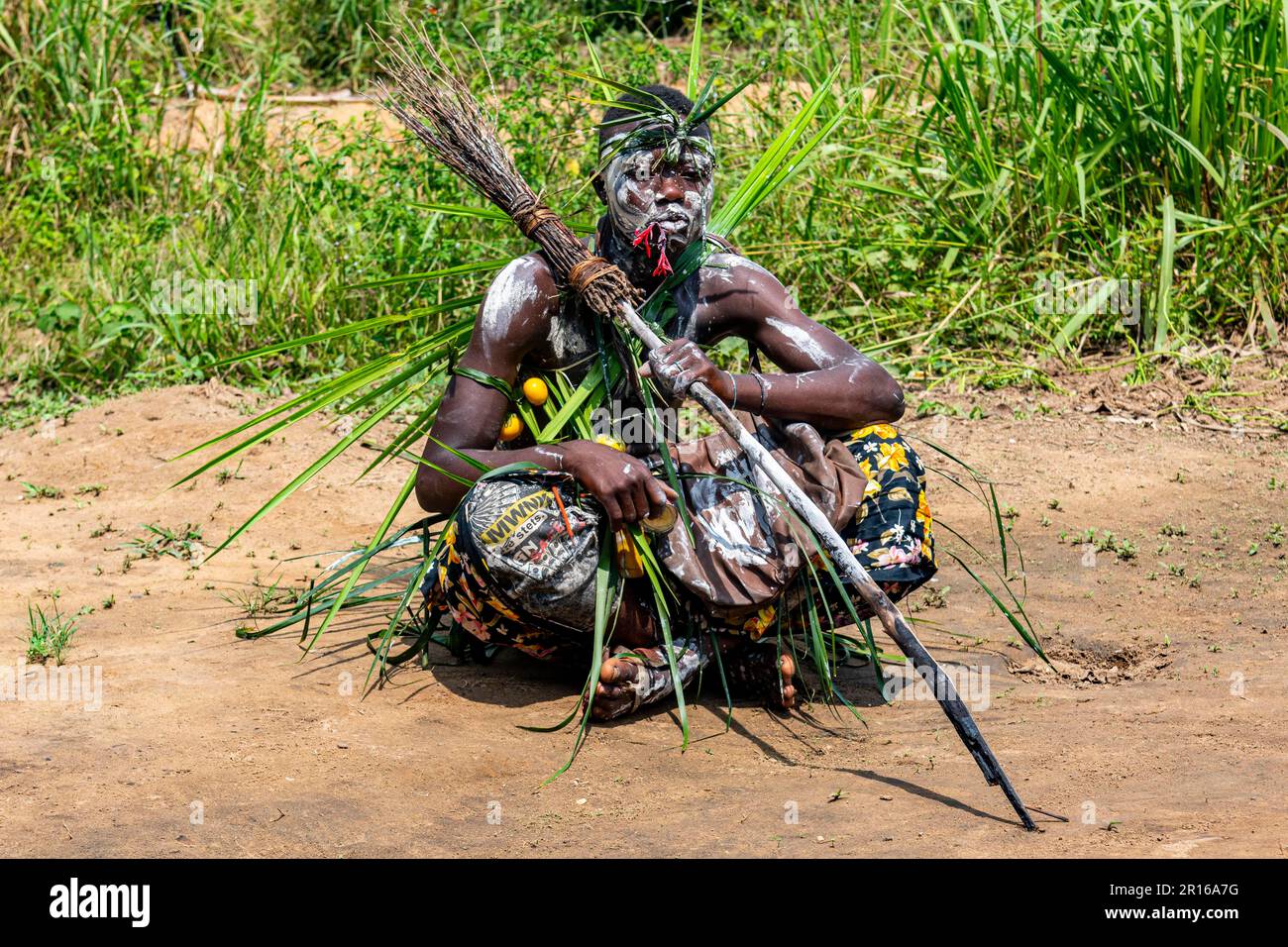 Pygmy warrior, Kisangani, Congo Stock Photo - Alamy