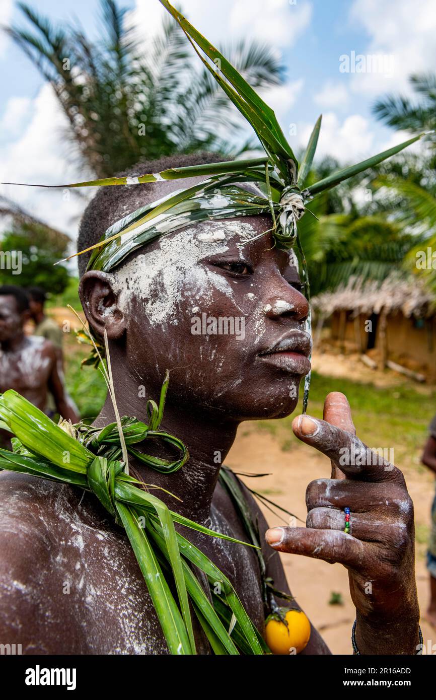 Pygmy tribe congo hi-res stock photography and images - Alamy