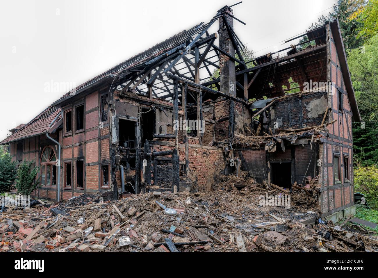 Burn house fire hi-res stock photography and images - Alamy