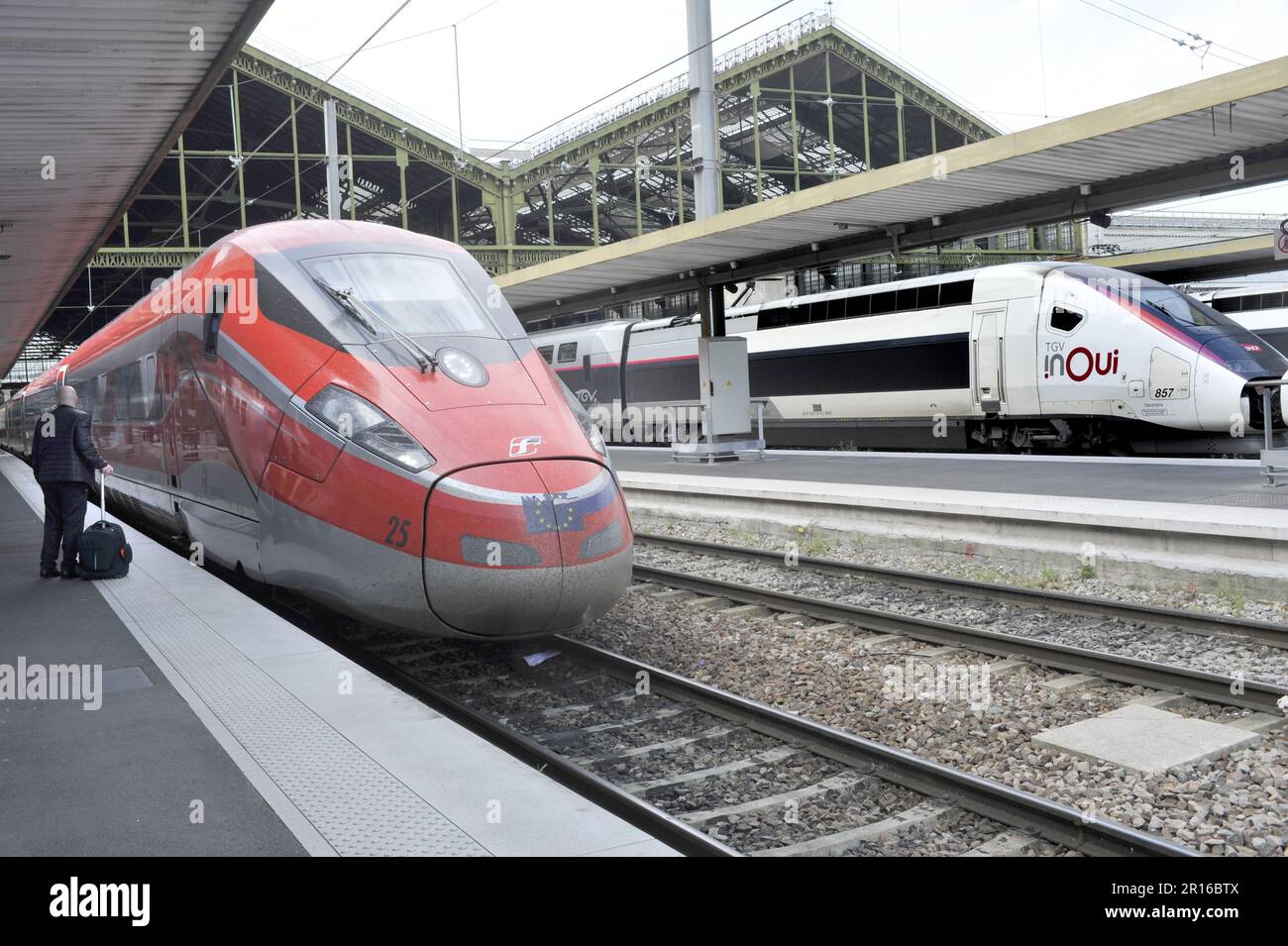FRANCE. PARIS (75) 12TH ARRONDISSEMENT. THE TRAIN STATION IN LYON ...