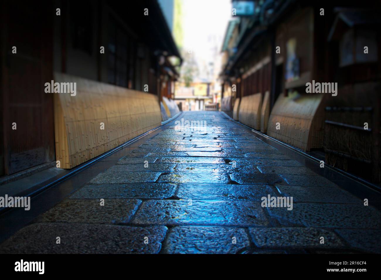 Cobblestone alleys and streets of Kyoto Gion Shirakawa Stock Photo - Alamy