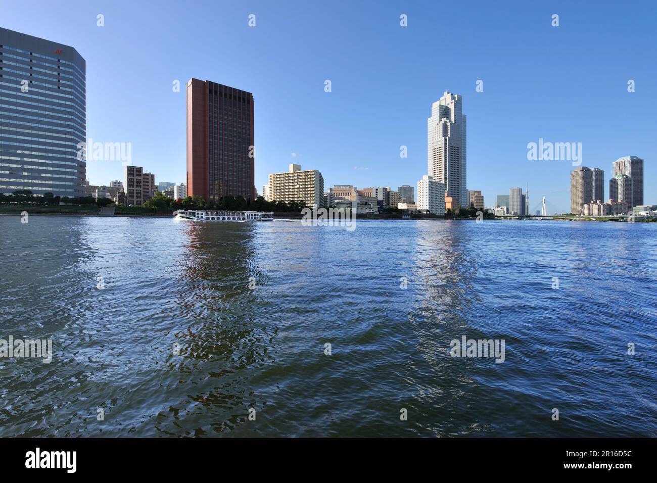 Sumida River and waterfront skyscrapers Stock Photo - Alamy