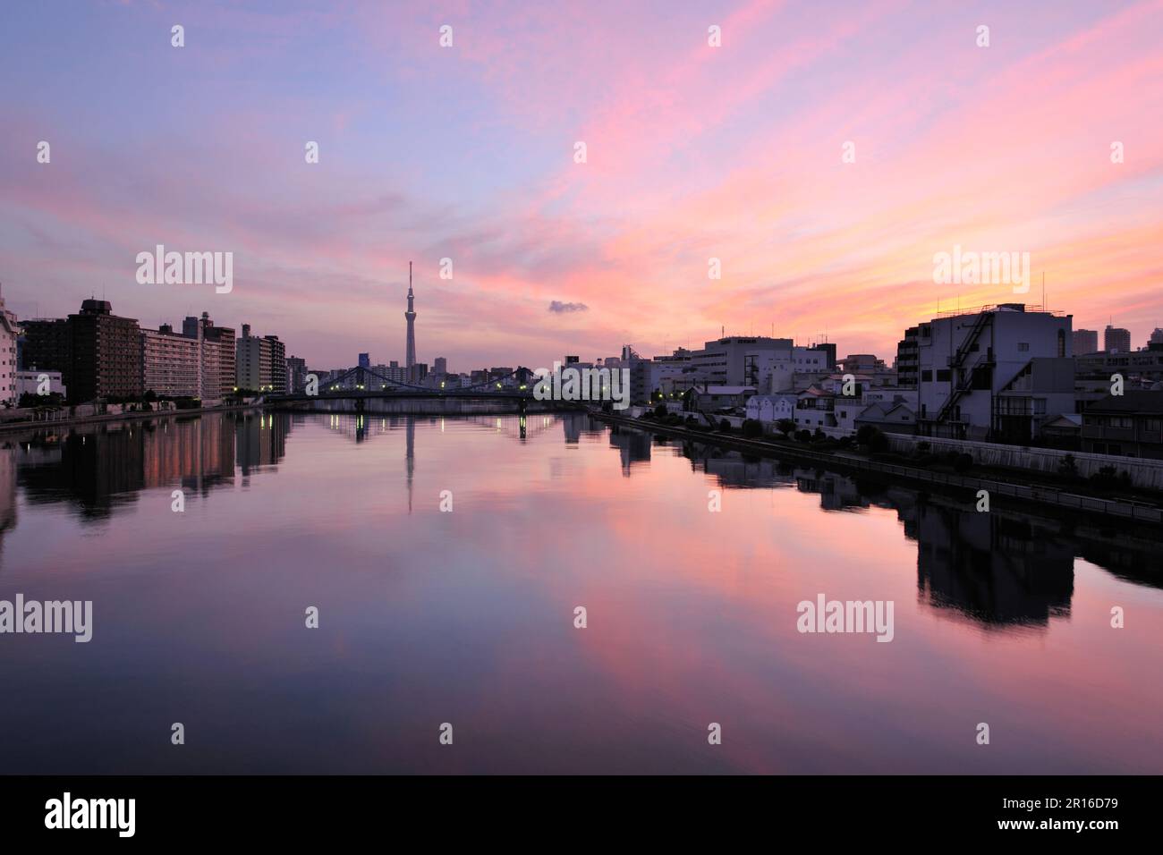 Morning glow of Sumida river, Kiyosu bridge and Tokyo sky tree Stock ...