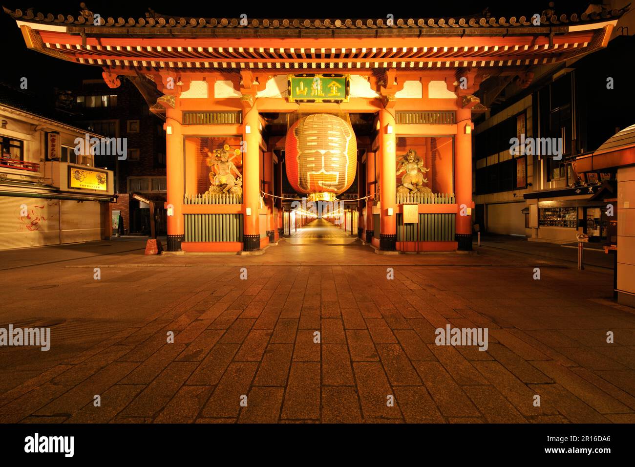 Sensoji temple gate hi-res stock photography and images - Alamy