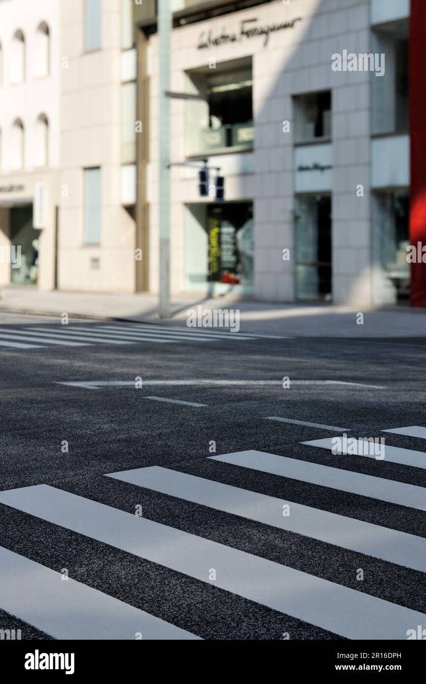 Crosswalk chuo dori hi-res stock photography and images - Alamy