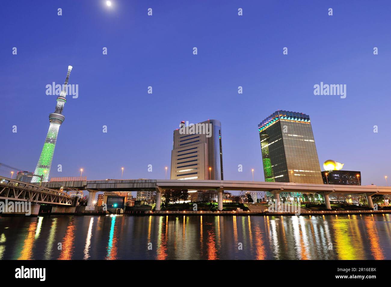 Tokyo sky tree “white tre”from the Sumida River Terrace Stock Photo - Alamy