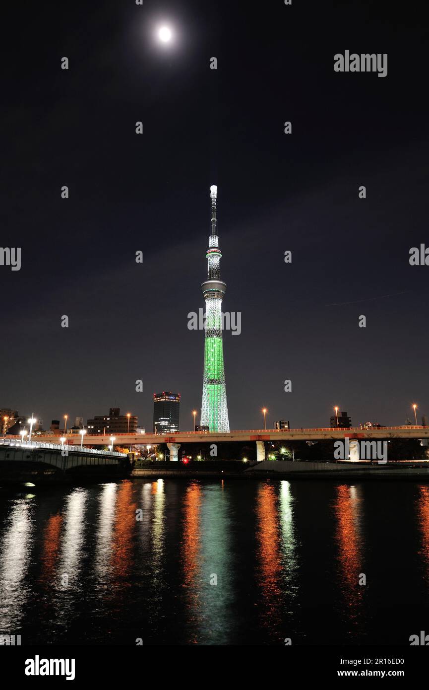 Tokyo sky tree “white tre”from the Sumida River Terrace Stock Photo - Alamy
