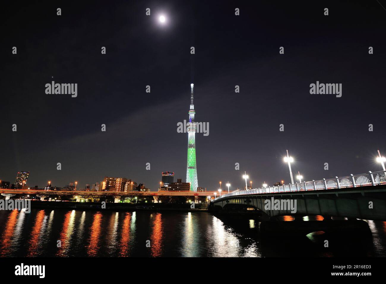 Tokyo sky tree “white tre”from the Sumida River Terrace Stock Photo - Alamy