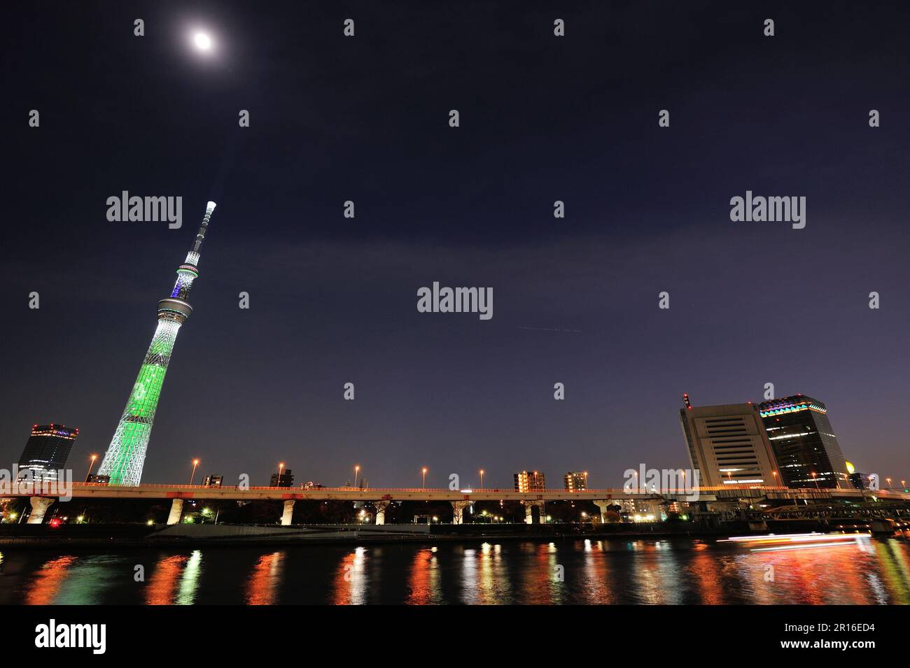 Tokyo sky tree “white tre”from the Sumida River Terrace Stock Photo - Alamy