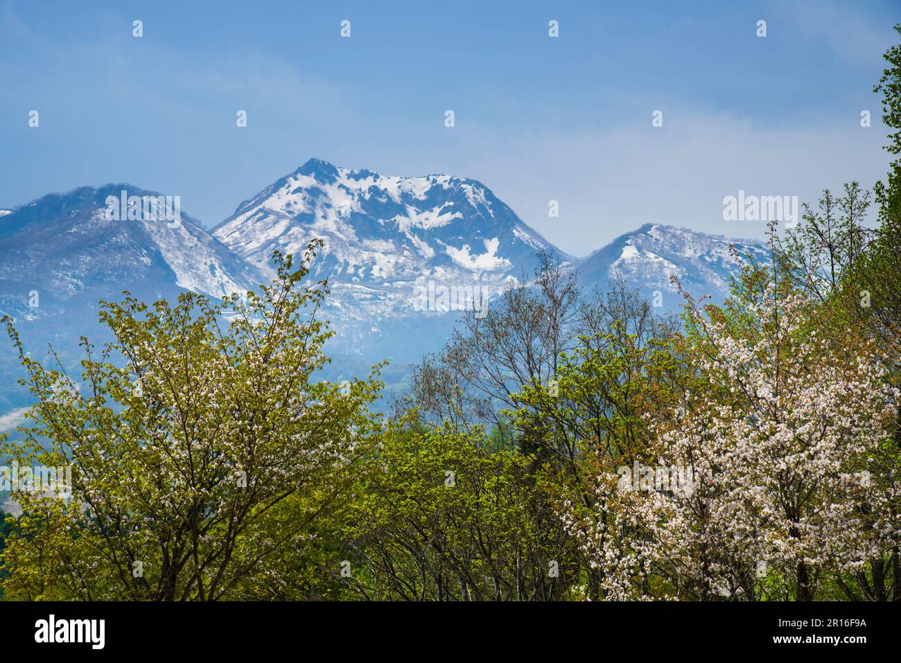 Mount myoko hi-res stock photography and images - Alamy