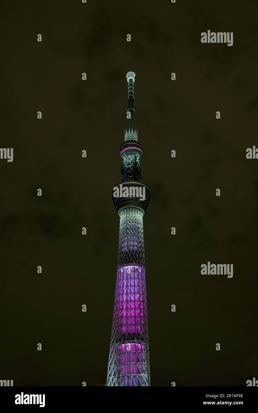 Tokyo Sky Tree at night Stock Photo - Alamy