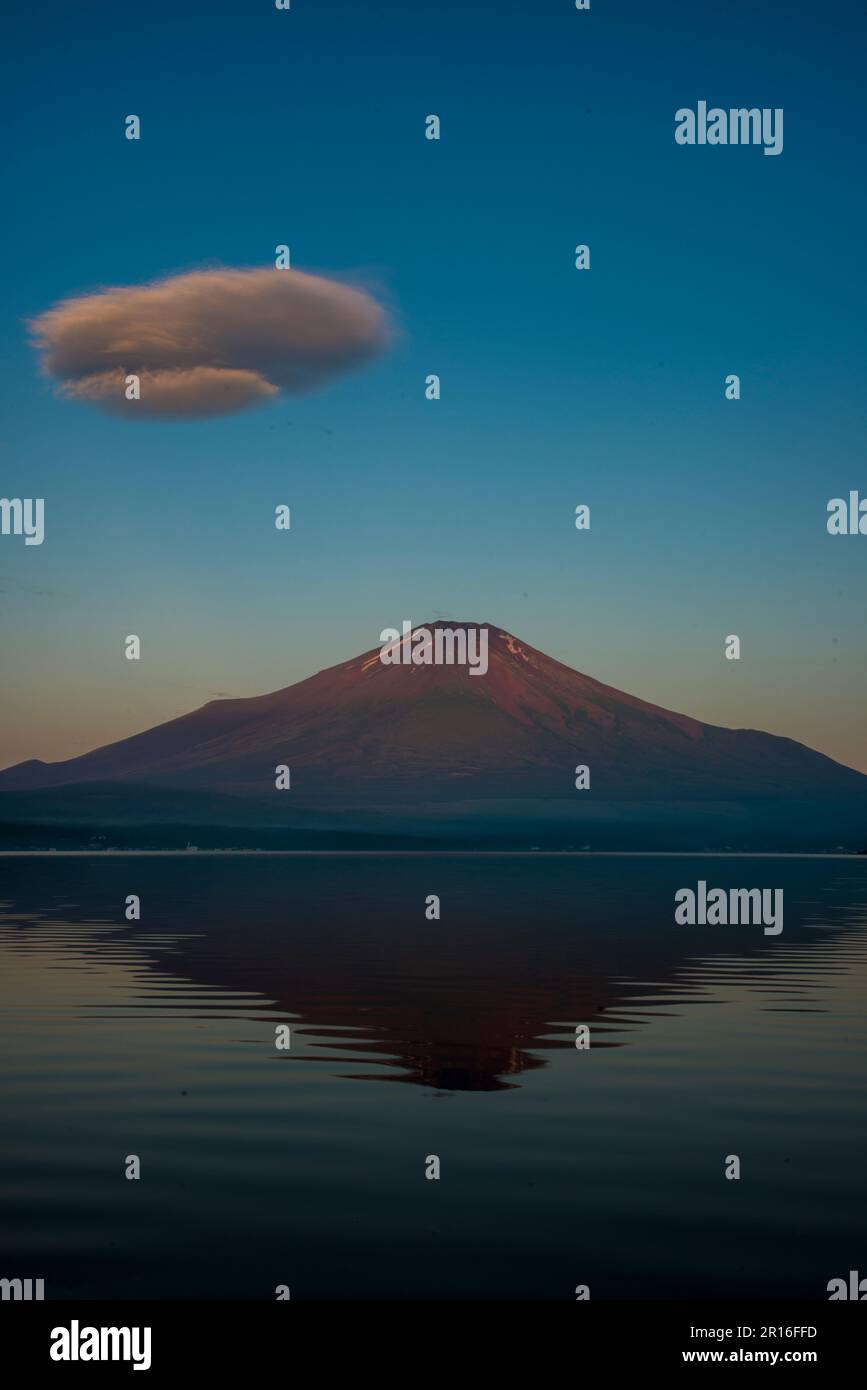 Mt Fuji Sunrise Stock Photo - Alamy