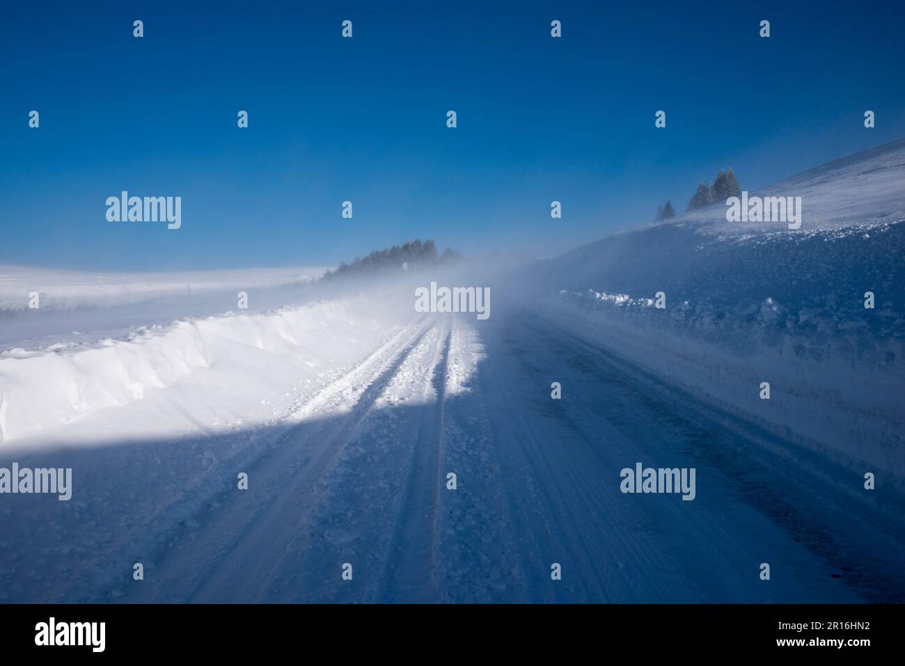 Drifting snow of the Kirigamine Venus line Stock Photo - Alamy