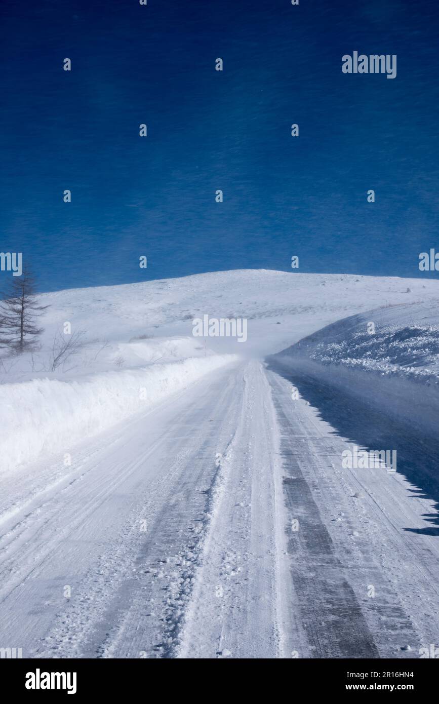 Drifting snow of the Kirigamine Venus line Stock Photo - Alamy
