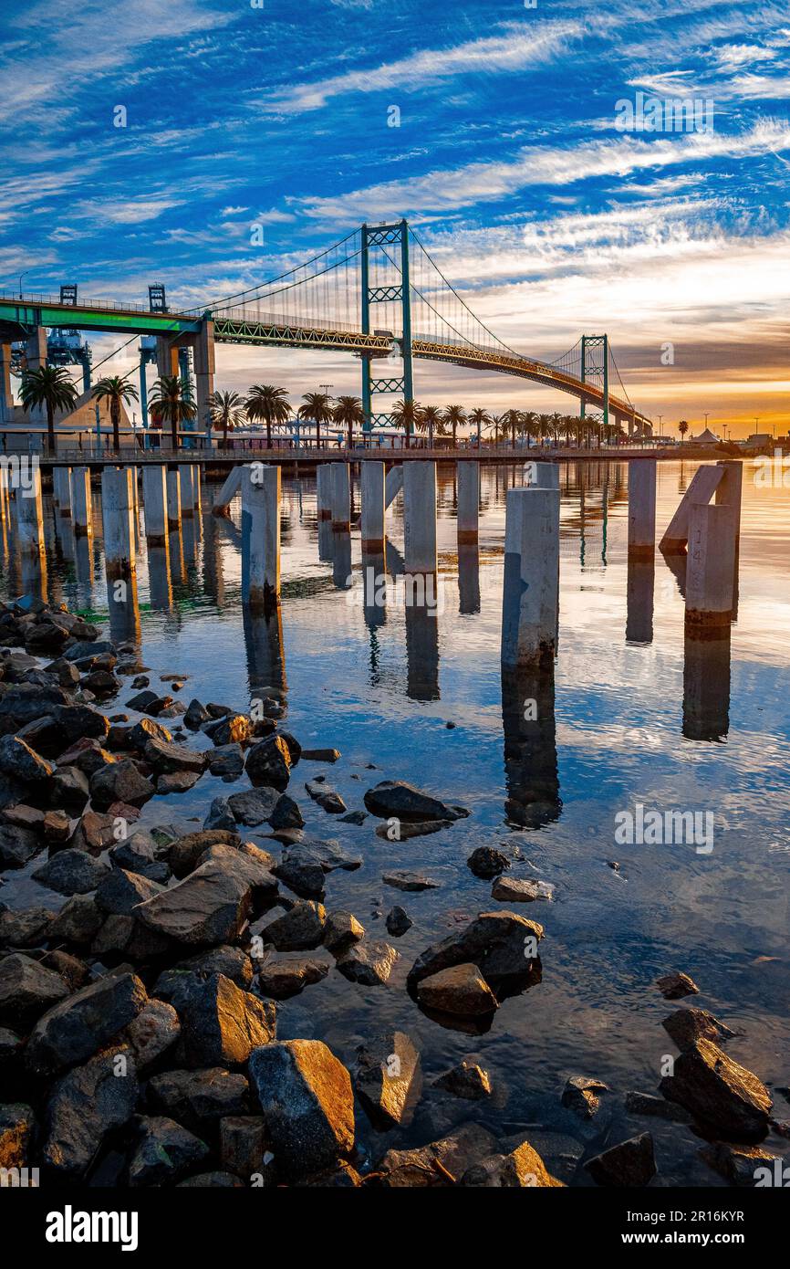 Vincent Thomas Bridge Reflections Stock Photo - Alamy