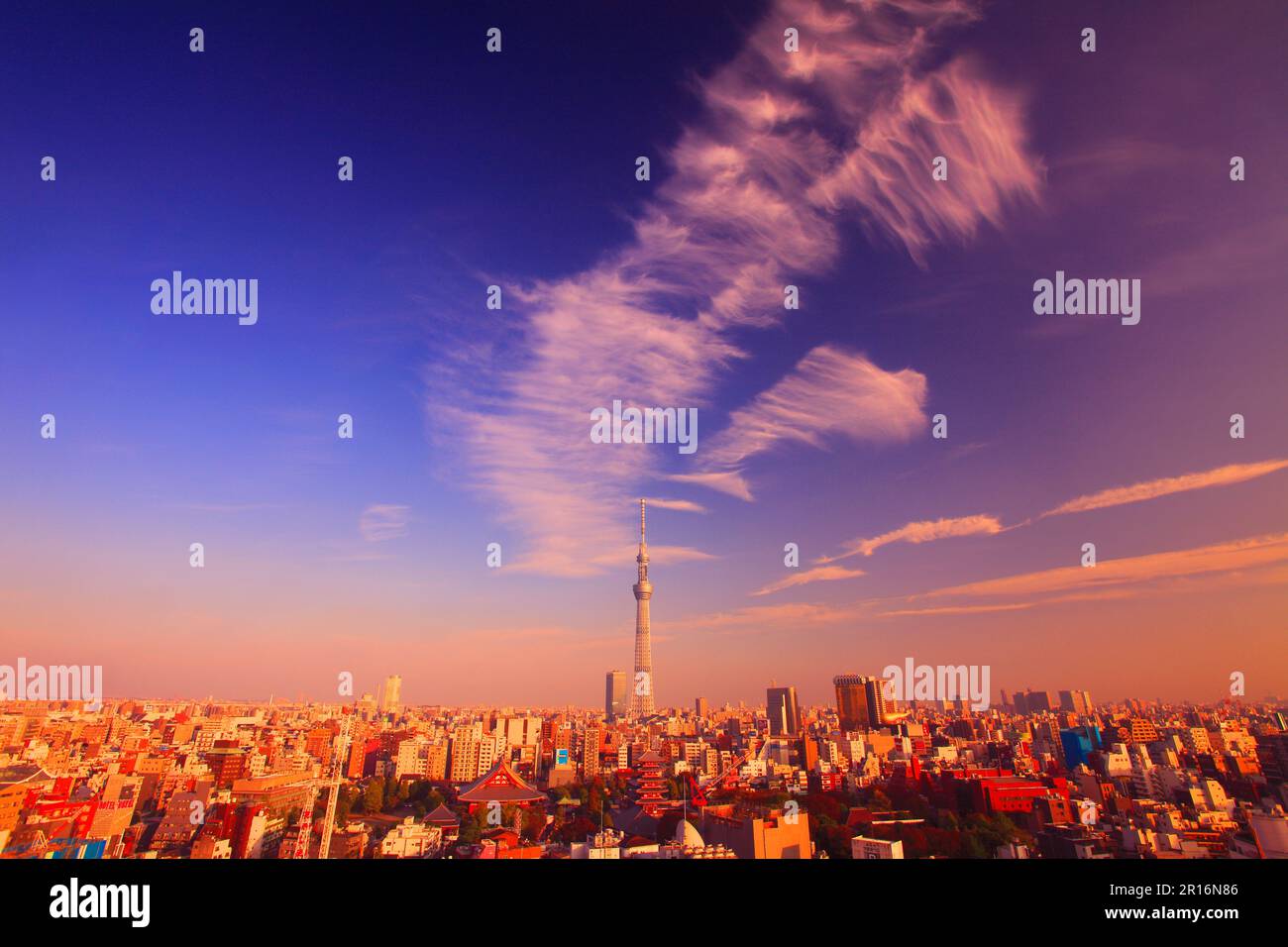 Sunset and clouds and Tokyo Sky Tree Stock Photo - Alamy